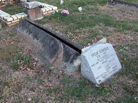 Comb Grave In Fredonia Cemetery Description Comb Grave Of Flickr