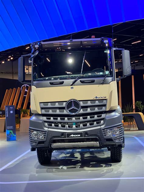 Mercedes Benz presentó los modelos eActros eléctrico y Atego autónomo