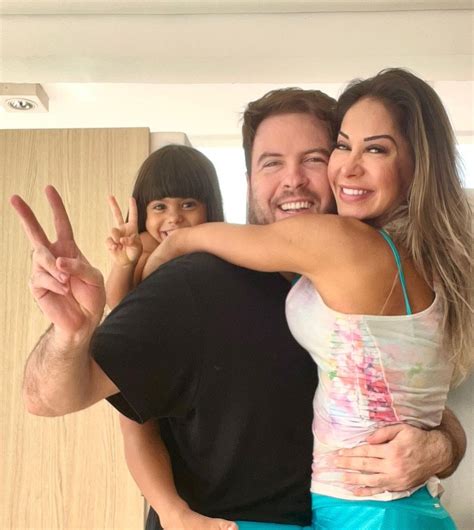 Maíra Cardi rebate crítica por foto o Primo Rico e a filha e cita