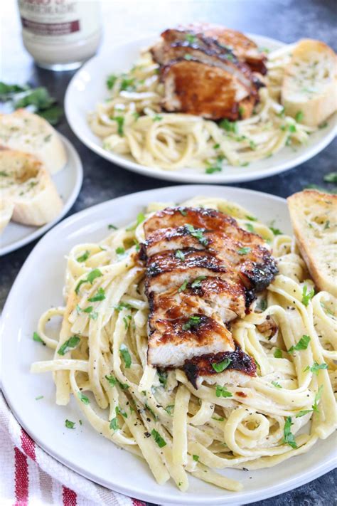 Quick And Easy Bbq Chicken Fettuccine Alfredo Grilled Chicken Alfredo