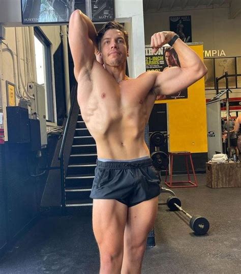 El Nuevo Terminator Joseph Baena Hijo De Arnold Schwarzenegger