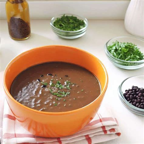 Sopa de Feijão Preto Receita Tradicional e Reconfortante
