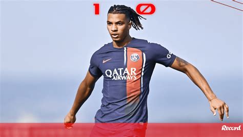 Cher Ndour estreia se duas assistências pelo PSG em particular