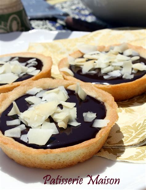 Patisserie Maison Tartelettes Au Chocolat Et Copeaux De Noix De Coco