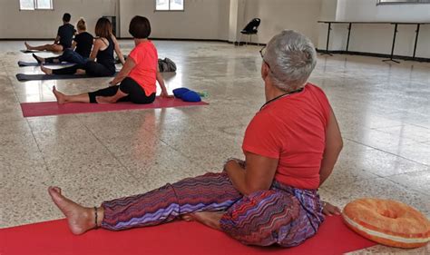 Tírig fomenta la actividad física con clases de yoga El 7 Set