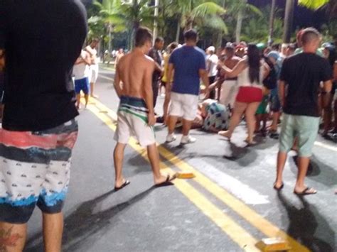 G1 Vídeo mostra jovem sendo lançado para longe após ser atropelado