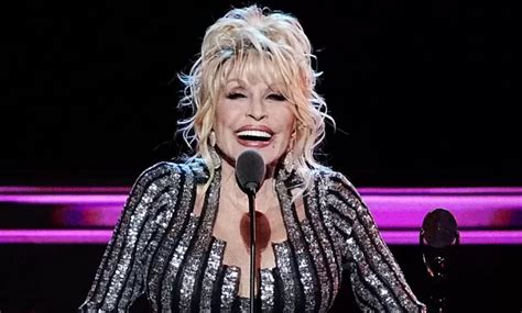 Country Star Dolly Parton Gets 100m Award From Amazon Founder Jeff