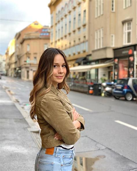 Nana Nadarevi On Instagram Evo Ne Znam Ali Ovdje Izgledam Kao Da