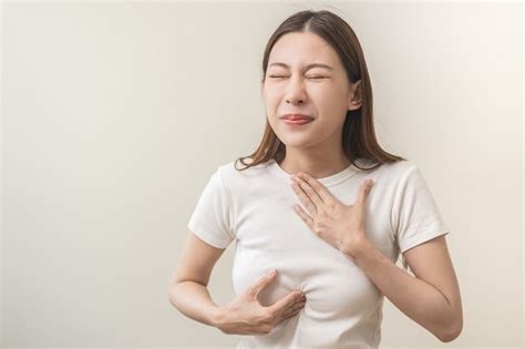 3 Cara Mengeluarkan Angin Di Dada Yang Mudah Dilakukan Alodokter