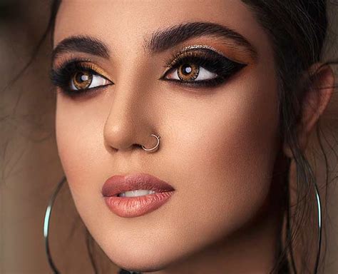 How To Apply Kajal To Make Eyes Look Bigger In Hindi How To Apply