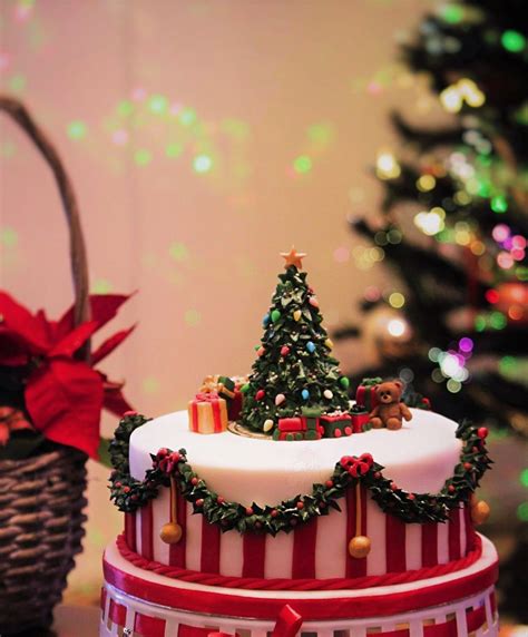 Delicious Christmas Cake Designs For The Holiday Season