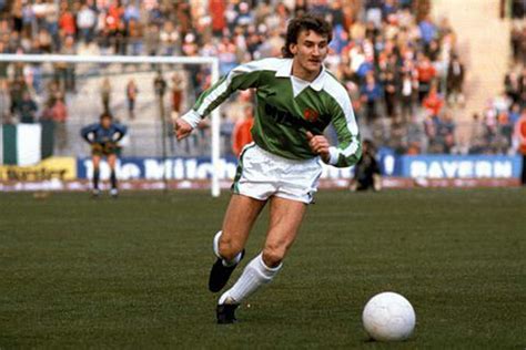 Translate to en Rudi Völler in der HALL OF FAME des deutschen Fußballs