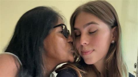 Gabriela Medeiros De Renascer Posta Foto A M E E Faz Homenagem