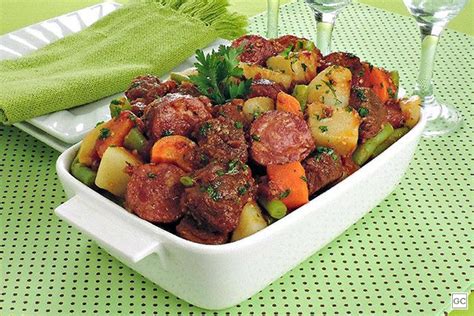 Receitas de picadinho de carne para um almoço rápido e saboroso
