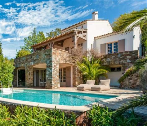 Solve 29 Villa Jigsaw Puzzle Online With 9 Pieces