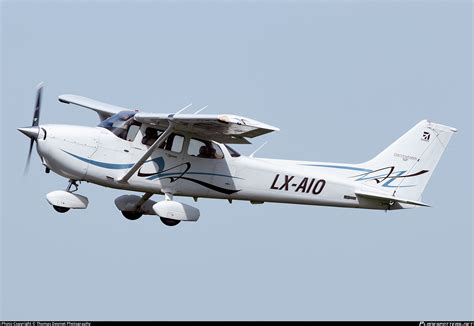LX AIO Private Cessna 172S Skyhawk SP Photo By Thomas Desmet