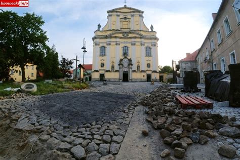 Coraz bliżej końca przebudowy placu Kościelnego Lwówecki info