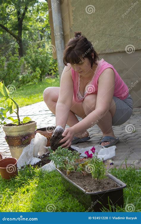 Sexy Act In The Garden Telegraph