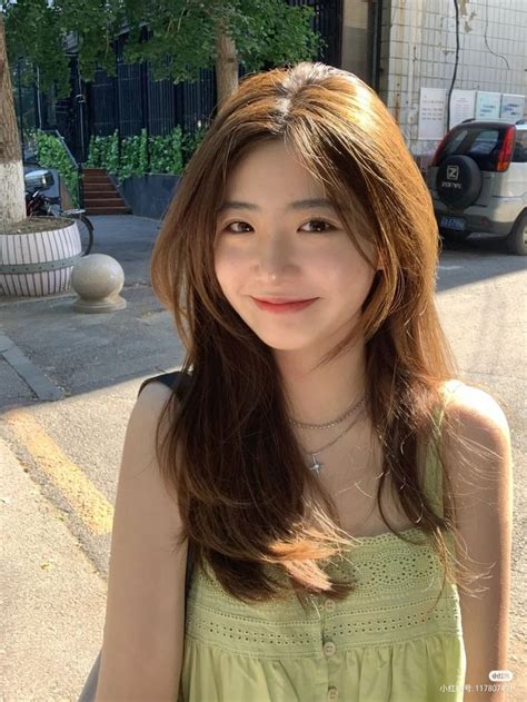 ปักพินโดย Thnhphnguoa ใน Girls ไอเดียทรงผม ทรงผมสำหรับคนหน้ากลม ตัดผมยาว