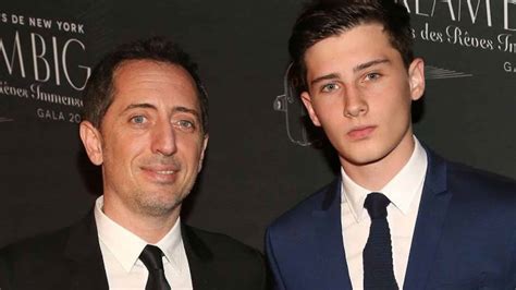 Gad Elmaleh devenu grand père son fils a eu un enfant avec une