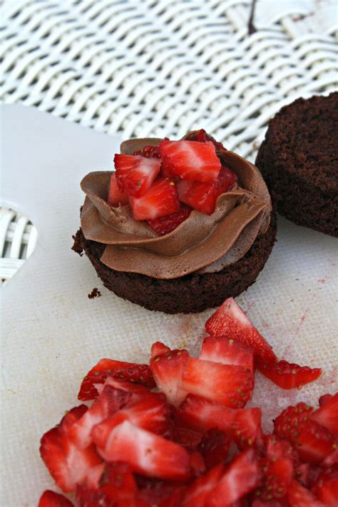 Emily Made That Chocolate Covered Strawberry Cakes