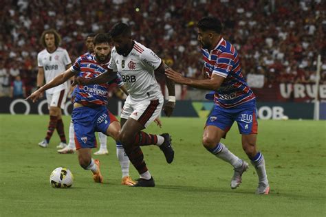 Em Confronto De Duas Viradas Flamengo Perde Para O Fortaleza E Deixa O