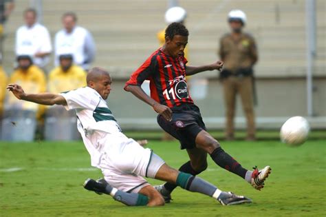 Memória Atletiba 2004 título do Coritiba e Tuta na história