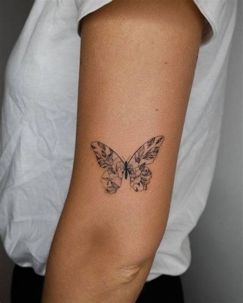 29 top idées de tatouage papillon pour femme