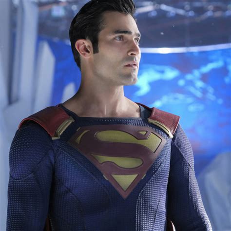 Superman Lois Reveals First Photo Of Tyler Hoechlin S New 49 OFF