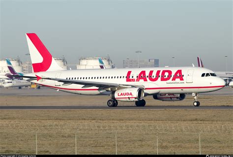 OE LMB LaudaMotion Airbus A320 232 Photo By Christopher Schmitt ID