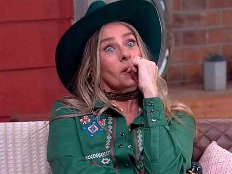 Jornalista Da Globo Alfineta Adriane Galisteu Na A Fazenda