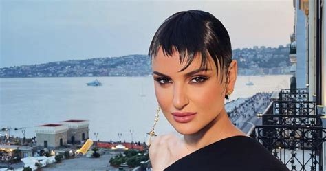 Foto e dedica al nuovo fidanzato Arisa non si nasconde più Chi è lui