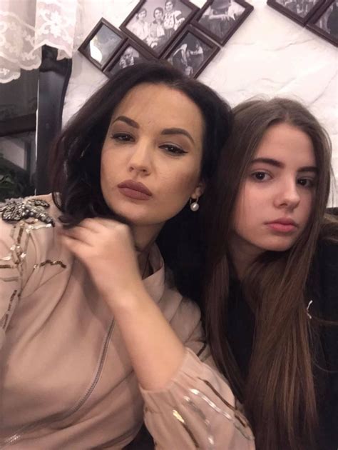 TOP 7 Vedete Din Moldova Care Au Devenit Mame Pana La 23 De Ani Vezi