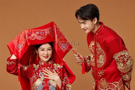 中國風格傳統婚禮掀開紅蓋頭圖片素材 JPG圖片尺寸8192 5464px 高清圖案507715726 zh lovepik