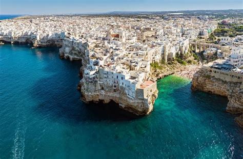 Vacanze A Polignano A Mare Cosa Vedere E Dove Dormire Sul Litorale Di Bari