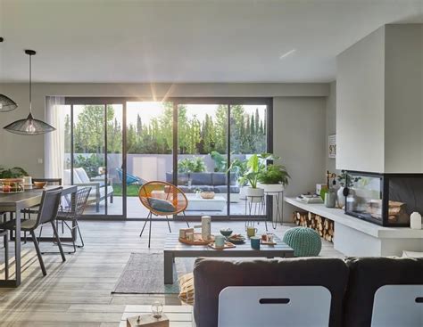 Salon avec baie vitrée 15 idées et inspirations pour l aménager