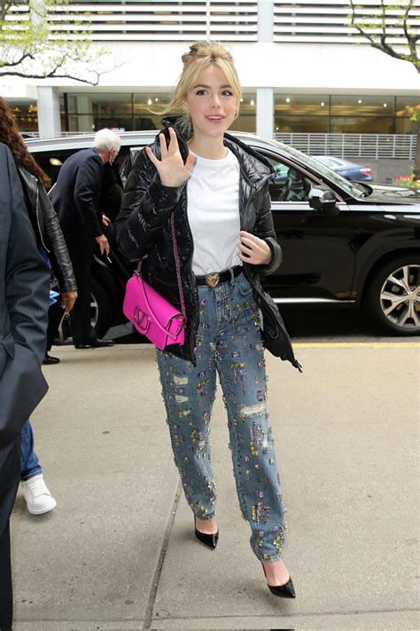 Kiernan Shipka Kiernan Shipka Harem Pants Quick Fashion Moda Harem Trousers Fashion Styles