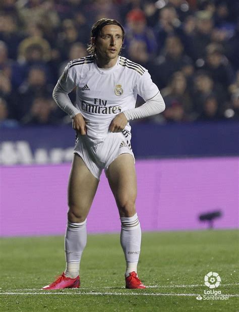 Luka Modric Em Caras Do Futebol Jogadores Do Barcelona Futebol