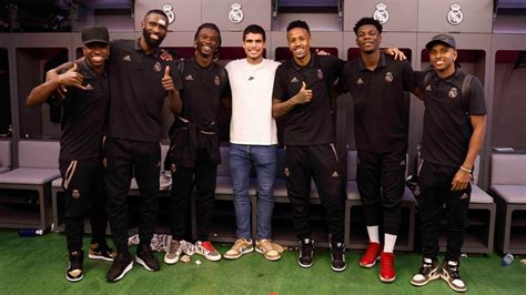 Carlos Alcaraz celebró la victoria del Real Madrid en el vestuario con