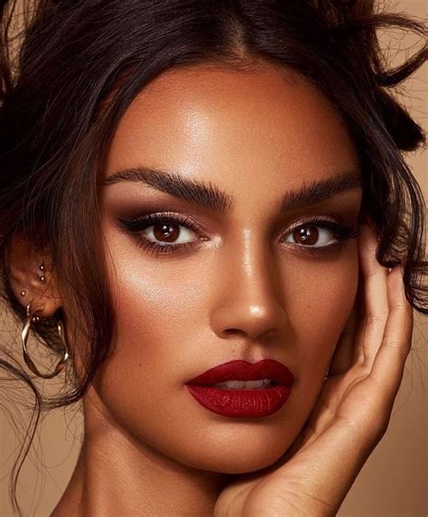 Pin von totty auf make up ideas Schöne nase Rote lippen Hochzeit
