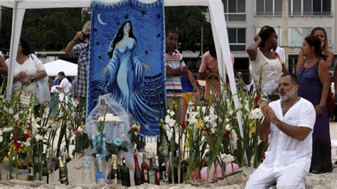 Festas de Iemanjá nas praias são agora Patrimônio Cultural Carioca