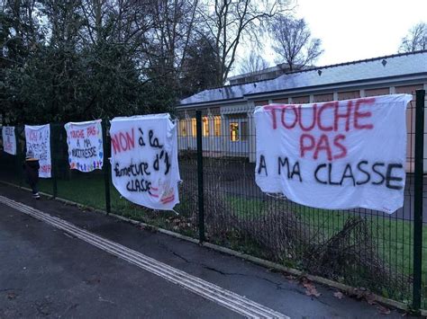À Laval les parents délèves de lécole Marcel Pagnol mobilisés contre