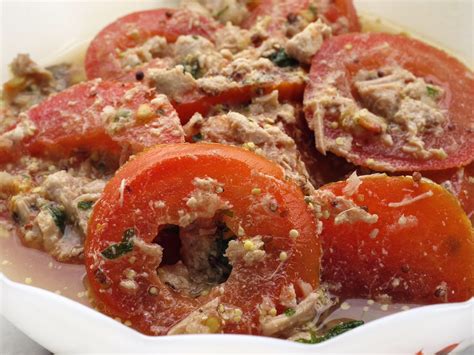 Mi Cocina Salvadoreña Ensalada de Tomate y atun