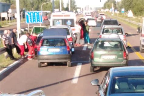 LANČANI SUDAR NA PANČEVAČKOM PUTU Povređeno više osoba СРБИН инфо