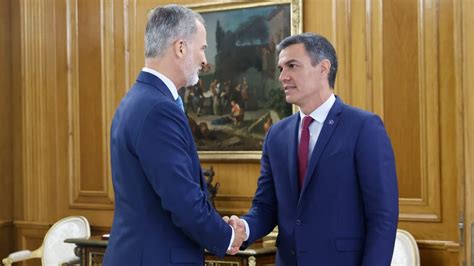 Sánchez comunica al Rey su intención de someterse a la investidura LA