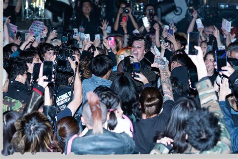 才能あふれる新時代のスターに東京が熱狂 クロムハーツによる一夜限りのライブショーをプレイバックファッションビューティーセレブの最新情報