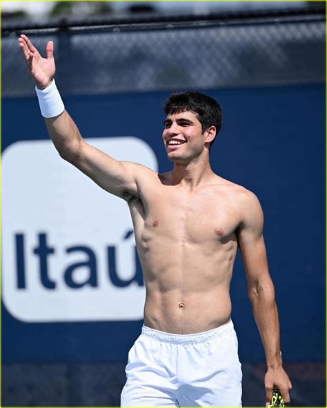 Carlos Alcaraz Heats Up Miami Open Practice Court Photo 4913511