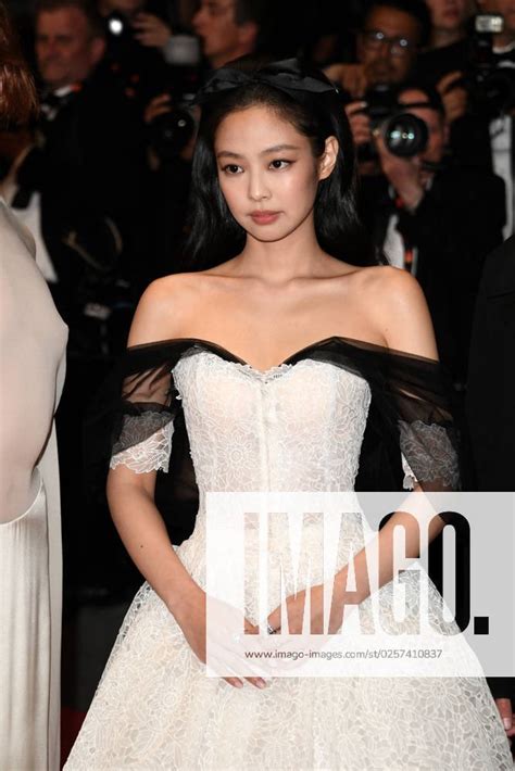 Dc On Twitter Jennie At The Idol Red Carpet The