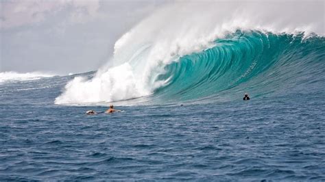 Fascínio e perigo das ondas gigantes que desafiam surfistas Flipar
