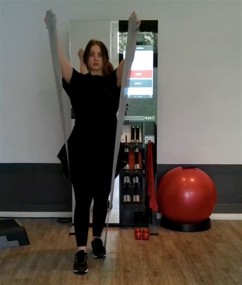 Video Workout Schulter Übungen mit dem Theraband FunctionFit Blog